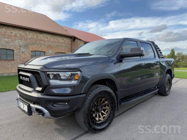 Melns Dodge RAM 2020 Bauska, ar dzinēja tilpumu 3.00 L un nobraukumu 130 tūkst. km par 39000 €, foto 3 vietnē AUTOMOTO.COM.LV
