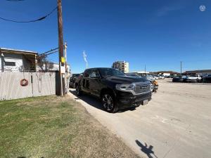 Black Dodge RAM 2021 in Vilnius, with an engine capacity of 5.70 L and mileage of 72 thousand km for 31500 €, photo 5 on AUTOMOTO.COM.LV