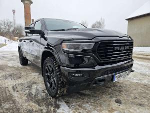 Melns Dodge RAM 2021 Viļņa, ar dzinēja tilpumu 5.70 L un nobraukumu 64 tūkst. km par 58080 €, foto 8 vietnē AUTOMOTO.COM.LV