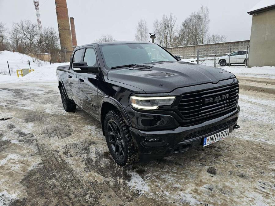 Melns Dodge RAM 2021 Viļņa, ar dzinēja tilpumu 5.70 L un nobraukumu 64 tūkst. km par 58080 €, foto 11 vietnē AUTOMOTO.COM.LV