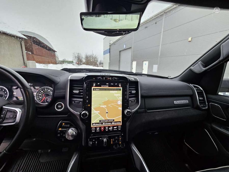 Melns Dodge RAM 2021 Viļņa, ar dzinēja tilpumu 5.70 L un nobraukumu 64 tūkst. km par 58080 €, foto 36 vietnē AUTOMOTO.COM.LV