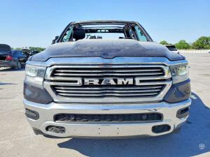 Black Dodge RAM 2021 in Ukmerge, with an engine capacity of 5.70 L and mileage of 70 thousand km for 19999 €, photo  on AUTOMOTO.COM.LV