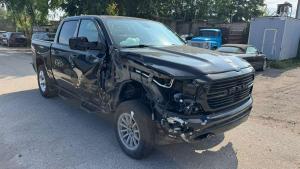 Melns Dodge RAM 2021 Ukmergė, ar dzinēja tilpumu 5.70 L un nobraukumu 78 tūkst. km par 18990 €, foto 4 vietnē AUTOMOTO.COM.LV