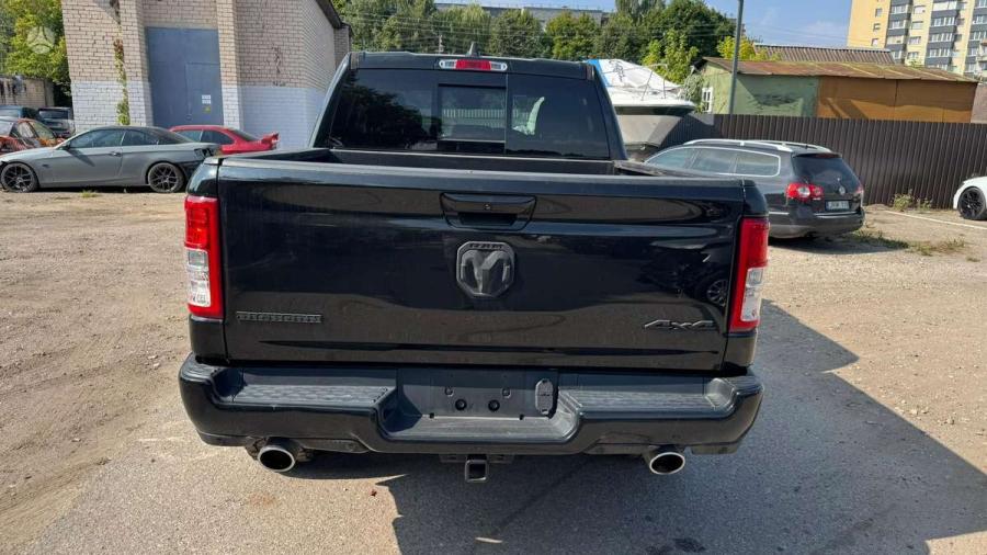 Melns Dodge RAM 2021 Ukmergė, ar dzinēja tilpumu 5.70 L un nobraukumu 78 tūkst. km par 18990 €, foto 8 vietnē AUTOMOTO.COM.LV