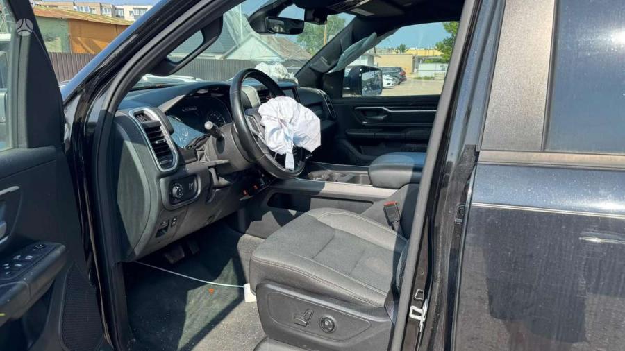 Melns Dodge RAM 2021 Ukmergė, ar dzinēja tilpumu 5.70 L un nobraukumu 78 tūkst. km par 18990 €, foto 11 vietnē AUTOMOTO.COM.LV