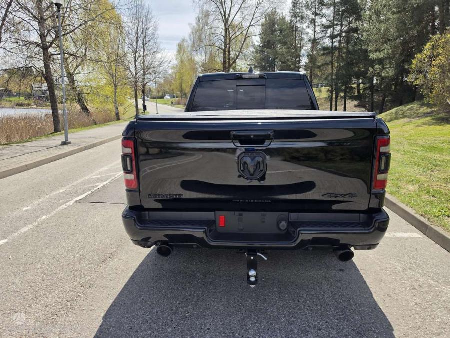 Melns Dodge RAM 2021 Viļņa, ar dzinēja tilpumu 0.00 L un nobraukumu 72 tūkst. km par 44000 €, foto 7 vietnē AUTOMOTO.COM.LV