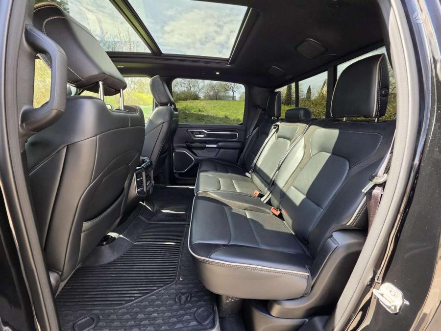 Melns Dodge RAM 2021 Viļņa, ar dzinēja tilpumu 0.00 L un nobraukumu 72 tūkst. km par 44000 €, foto 25 vietnē AUTOMOTO.COM.LV