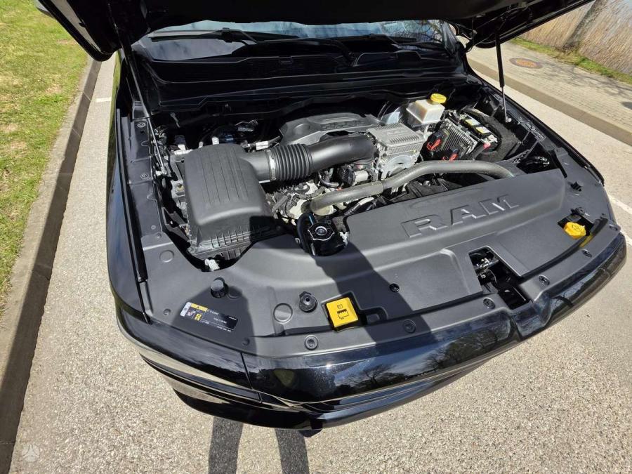 Melns Dodge RAM 2021 Viļņa, ar dzinēja tilpumu 0.00 L un nobraukumu 72 tūkst. km par 44000 €, foto 30 vietnē AUTOMOTO.COM.LV