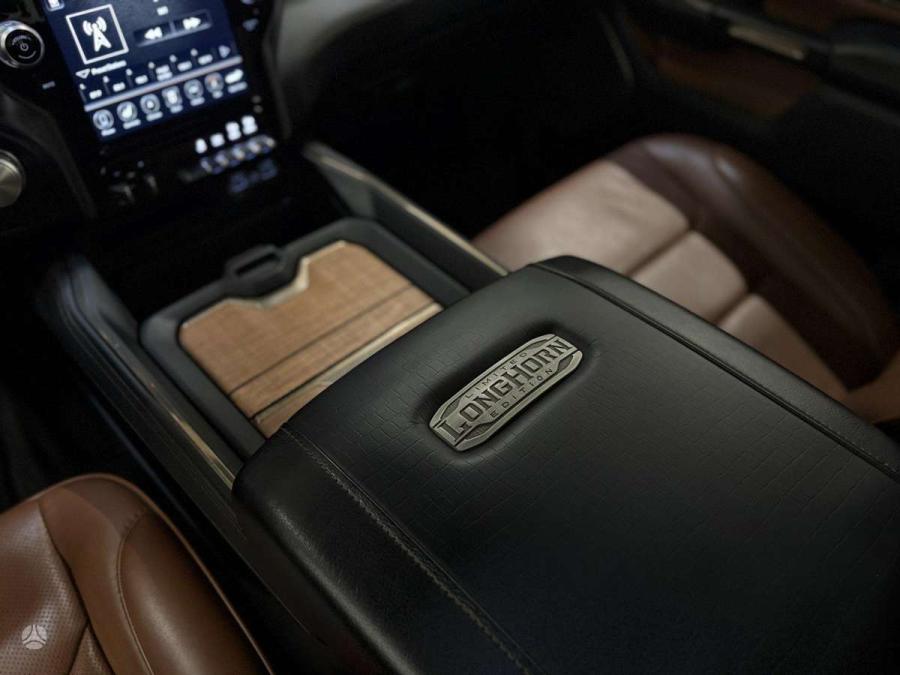Черный Додж РАМ 2021 в Вильнюс, объемом двигателя 5.70 л и пробегом 133 тыс. км за 49999 €, фото 27 на AUTOMOTO.COM.LV