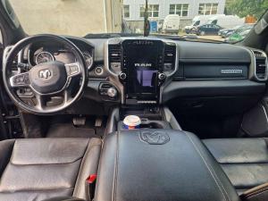 Melns Dodge RAM 2021 Viļņa, ar dzinēja tilpumu 5.65 L un nobraukumu 200 tūkst. km par 42350 €, foto 4 vietnē AUTOMOTO.COM.LV