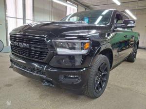 Melns Dodge RAM 2021 Viļņa, ar dzinēja tilpumu 5.65 L un nobraukumu 200 tūkst. km par 42350 €, foto 7 vietnē AUTOMOTO.COM.LV