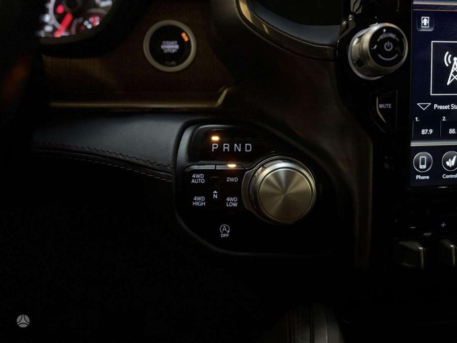 Melns Dodge RAM 2021 Viļņa, ar dzinēja tilpumu 5.70 L un nobraukumu 133 tūkst. km par 47999 €, foto 28 vietnē AUTOMOTO.COM.LV