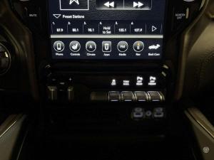 Melns Dodge RAM 2021 Viļņa, ar dzinēja tilpumu 5.70 L un nobraukumu 133 tūkst. km par 47999 €, foto 29 vietnē AUTOMOTO.COM.LV