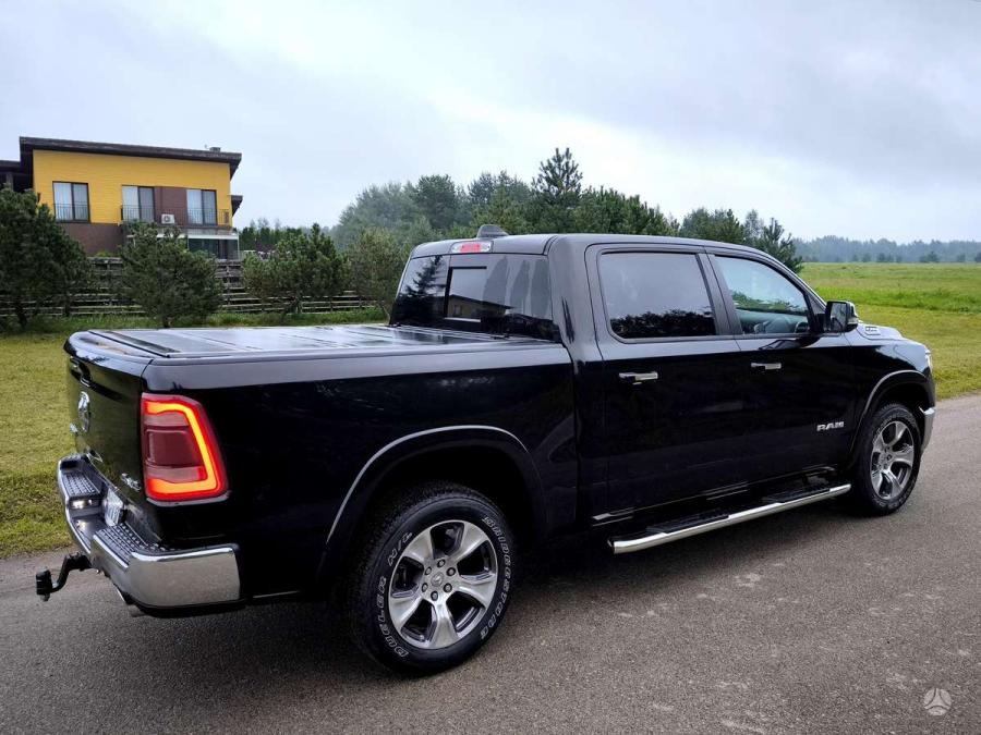 Melns Dodge RAM 2021 Klaipėda, ar dzinēja tilpumu 5.70 L un nobraukumu 3 tūkst. km par 44000 €, foto 7 vietnē AUTOMOTO.COM.LV