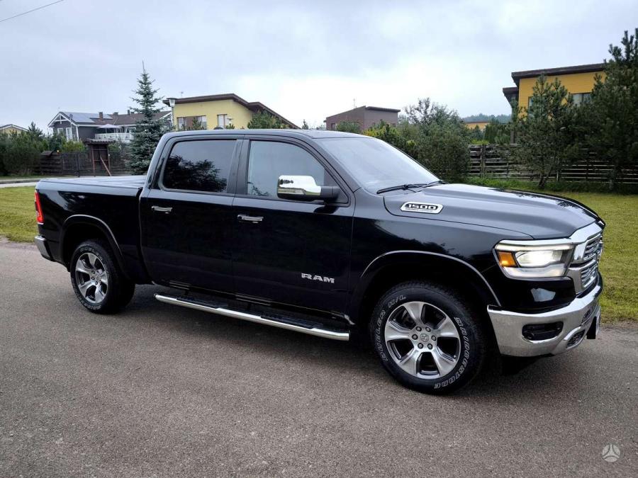 Melns Dodge RAM 2021 Klaipėda, ar dzinēja tilpumu 5.70 L un nobraukumu 3 tūkst. km par 44000 €, foto 8 vietnē AUTOMOTO.COM.LV
