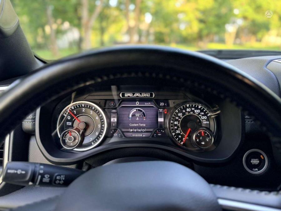 Melns Dodge RAM 2021 Anykščiai, ar dzinēja tilpumu 5.65 L un nobraukumu 213 tūkst. km par 35250 €, foto 23 vietnē AUTOMOTO.COM.LV