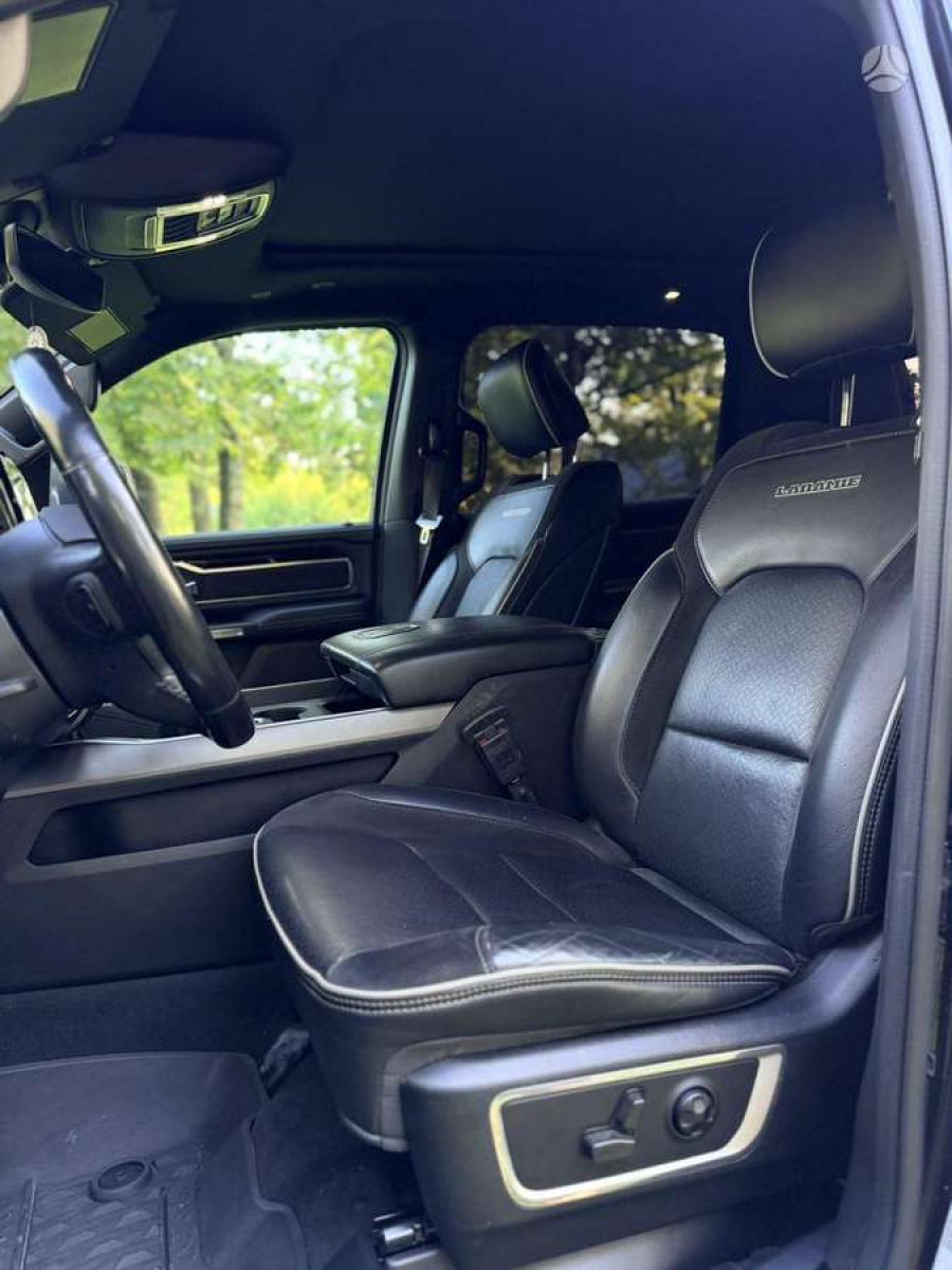 Melns Dodge RAM 2021 Anykščiai, ar dzinēja tilpumu 5.65 L un nobraukumu 213 tūkst. km par 35250 €, foto 28 vietnē AUTOMOTO.COM.LV