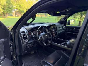 Melns Dodge RAM 2021 Anykščiai, ar dzinēja tilpumu 5.65 L un nobraukumu 213 tūkst. km par 35250 €, foto 30 vietnē AUTOMOTO.COM.LV