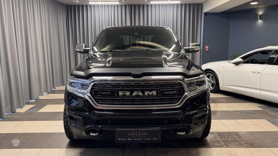 Melns Dodge RAM 2022 Rīga, ar dzinēja tilpumu 5.70 L un nobraukumu 52 tūkst. km par 69990 €, foto 2 vietnē AUTOMOTO.COM.LV