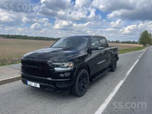 Black Dodge RAM 2022 in Riga, with an engine capacity of 5.40 L and mileage of 92 thousand km for 43000 €, photo  on AUTOMOTO.COM.LV