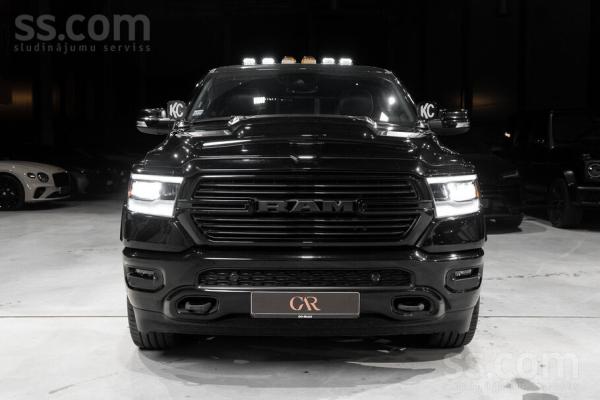 Black Dodge RAM 2022 in Riga, with an engine capacity of 3.60 L and mileage of 30 thousand km for 50000 €, photo 2 on AUTOMOTO.COM.LV