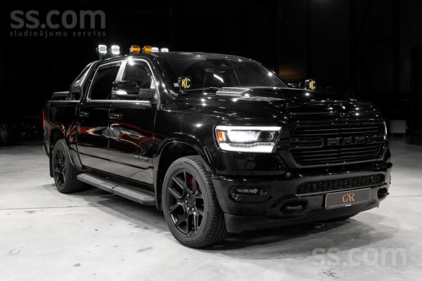 Black Dodge RAM 2022 in Riga, with an engine capacity of 3.60 L and mileage of 30 thousand km for 50000 €, photo 3 on AUTOMOTO.COM.LV