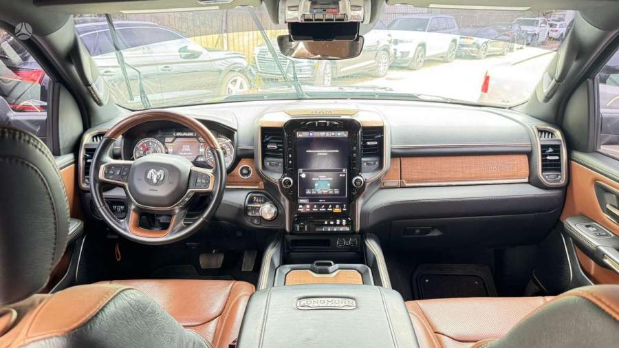Черный Додж РАМ 2022 в Укмерге, объемом двигателя 5.70 л и пробегом 67 тыс. км за 27490 €, фото 18 на AUTOMOTO.COM.LV