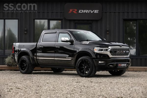 Melns Dodge RAM 2022 Jelgava, ar dzinēja tilpumu 5.70 L un nobraukumu 55 tūkst. km par 62900 €, foto 1 vietnē AUTOMOTO.COM.LV