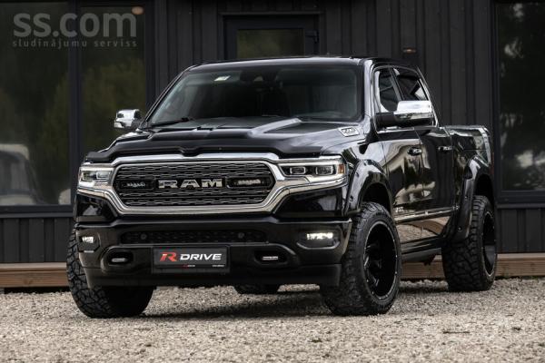 Melns Dodge RAM 2022 Jelgava, ar dzinēja tilpumu 5.70 L un nobraukumu 55 tūkst. km par 62900 €, foto 3 vietnē AUTOMOTO.COM.LV