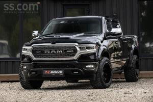 Melns Dodge RAM 2022 Jelgava, ar dzinēja tilpumu 5.70 L un nobraukumu 55 tūkst. km par 62900 €, foto 4 vietnē AUTOMOTO.COM.LV