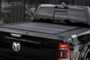 Melns Dodge RAM 2022 Jelgava, ar dzinēja tilpumu 5.70 L un nobraukumu 55 tūkst. km par 62900 €, foto 9 vietnē AUTOMOTO.COM.LV