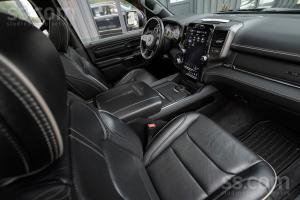 Melns Dodge RAM 2022 Jelgava, ar dzinēja tilpumu 5.70 L un nobraukumu 55 tūkst. km par 62900 €, foto 19 vietnē AUTOMOTO.COM.LV