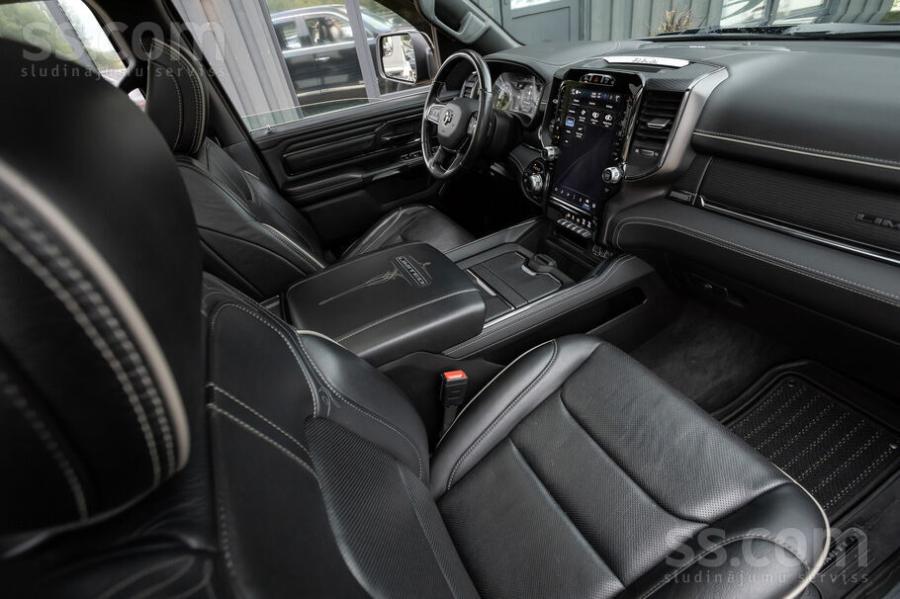 Melns Dodge RAM 2022 Jelgava, ar dzinēja tilpumu 5.70 L un nobraukumu 55 tūkst. km par 62900 €, foto 19 vietnē AUTOMOTO.COM.LV