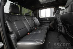 Melns Dodge RAM 2022 Jelgava, ar dzinēja tilpumu 5.70 L un nobraukumu 55 tūkst. km par 62900 €, foto 22 vietnē AUTOMOTO.COM.LV