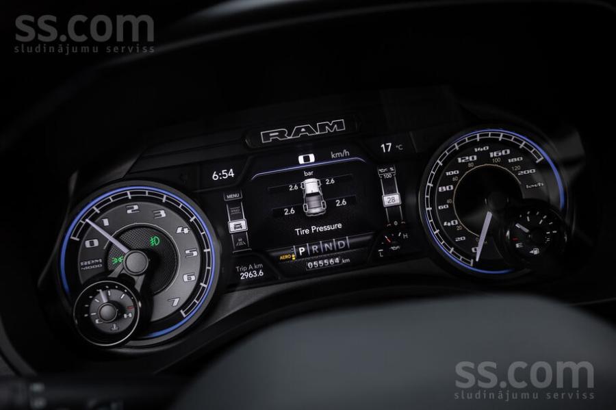 Melns Dodge RAM 2022 Jelgava, ar dzinēja tilpumu 5.70 L un nobraukumu 55 tūkst. km par 62900 €, foto 25 vietnē AUTOMOTO.COM.LV