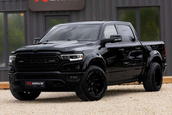 Melns Dodge RAM 2022 Jelgava, ar dzinēja tilpumu 5.70 L un nobraukumu 55 tūkst. km par 62900 €, foto 4 vietnē AUTOMOTO.COM.LV