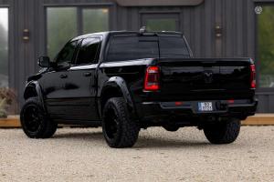 Melns Dodge RAM 2022 Jelgava, ar dzinēja tilpumu 5.70 L un nobraukumu 55 tūkst. km par 62900 €, foto 6 vietnē AUTOMOTO.COM.LV