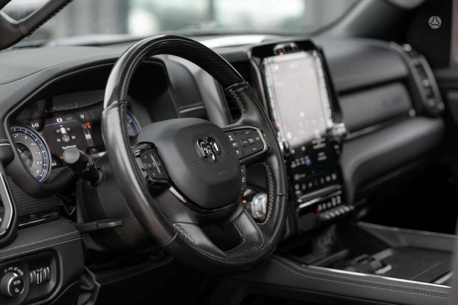 Melns Dodge RAM 2022 Jelgava, ar dzinēja tilpumu 5.70 L un nobraukumu 55 tūkst. km par 62900 €, foto 19 vietnē AUTOMOTO.COM.LV