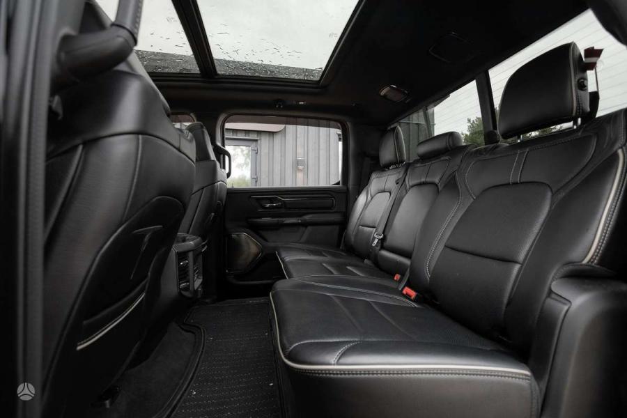 Melns Dodge RAM 2022 Jelgava, ar dzinēja tilpumu 5.70 L un nobraukumu 55 tūkst. km par 62900 €, foto 27 vietnē AUTOMOTO.COM.LV