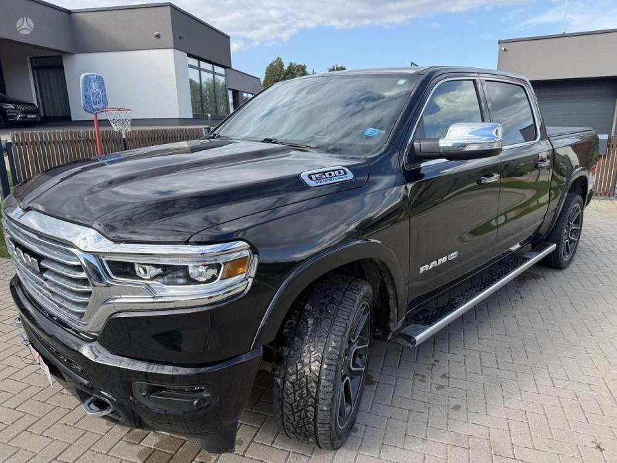 Melns Dodge RAM 2022 Viļņa, ar dzinēja tilpumu 0.00 L un nobraukumu 53 tūkst. km par 49000 €, foto 3 vietnē AUTOMOTO.COM.LV
