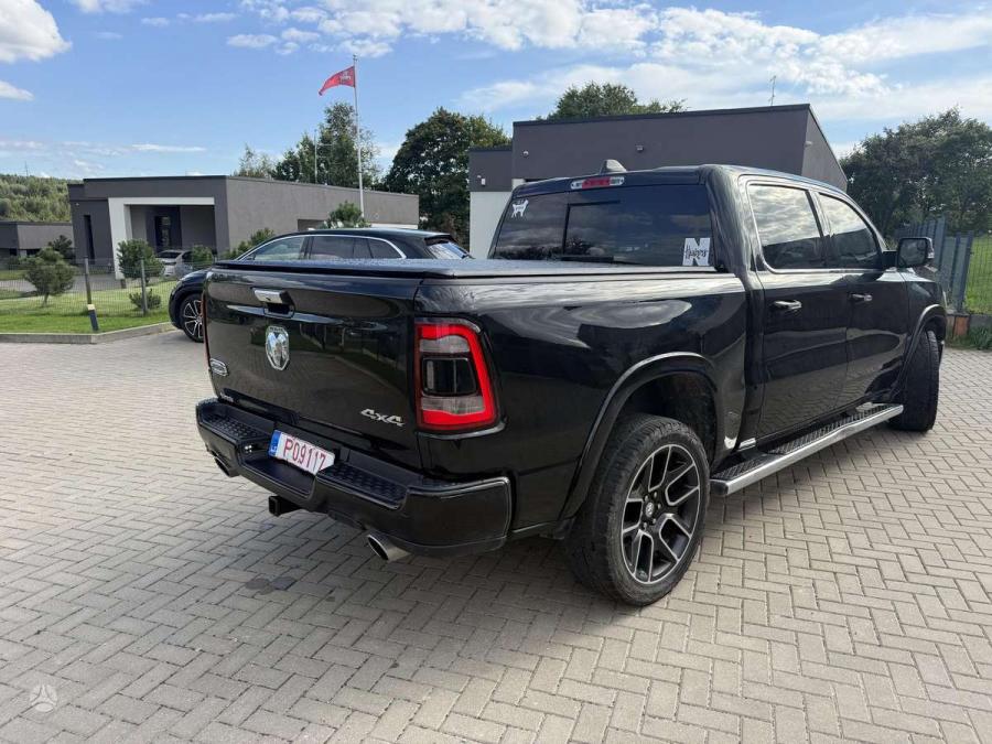Melns Dodge RAM 2022 Viļņa, ar dzinēja tilpumu 0.00 L un nobraukumu 53 tūkst. km par 49000 €, foto 4 vietnē AUTOMOTO.COM.LV