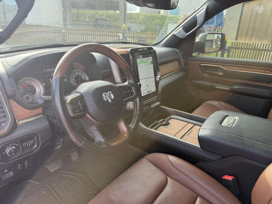 Melns Dodge RAM 2022 Viļņa, ar dzinēja tilpumu 0.00 L un nobraukumu 53 tūkst. km par 49000 €, foto 6 vietnē AUTOMOTO.COM.LV