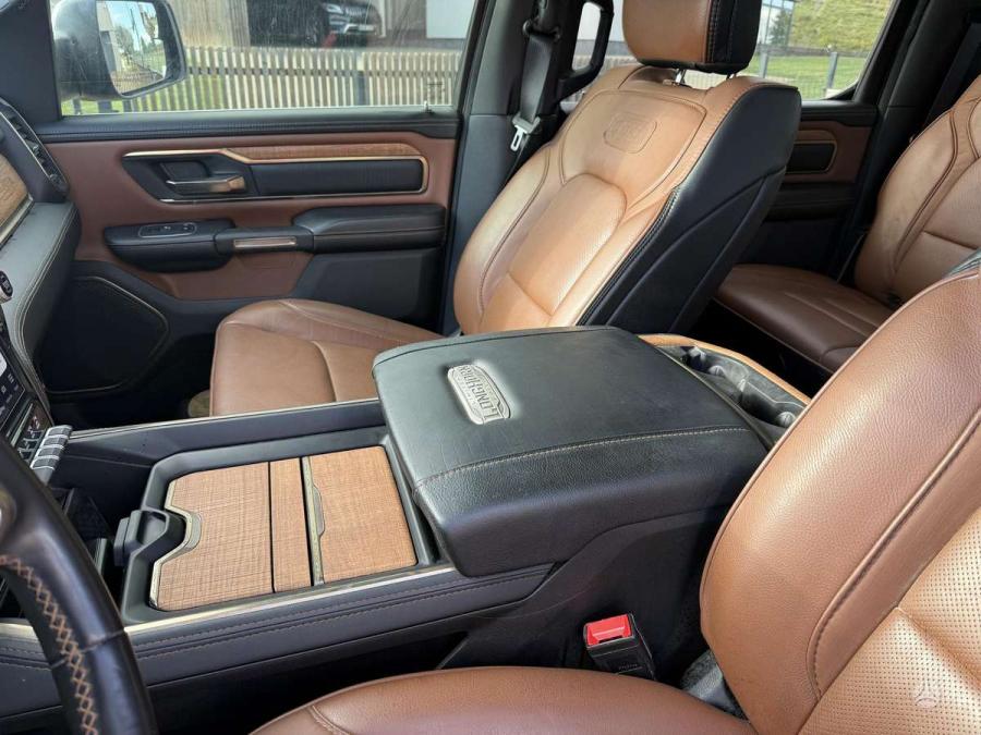 Melns Dodge RAM 2022 Viļņa, ar dzinēja tilpumu 0.00 L un nobraukumu 53 tūkst. km par 49000 €, foto 7 vietnē AUTOMOTO.COM.LV