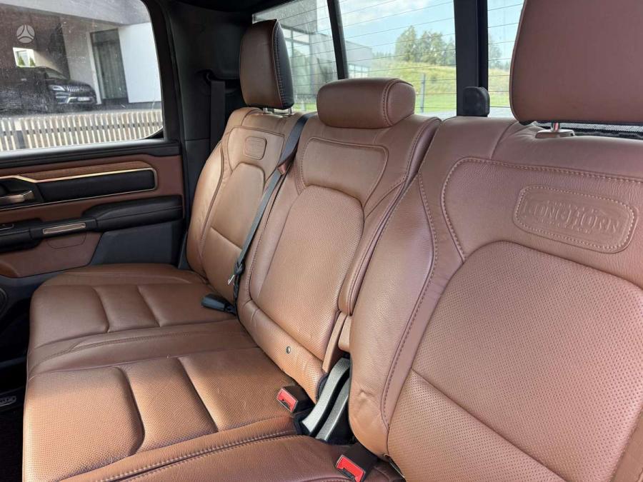 Melns Dodge RAM 2022 Viļņa, ar dzinēja tilpumu 0.00 L un nobraukumu 53 tūkst. km par 49000 €, foto 8 vietnē AUTOMOTO.COM.LV