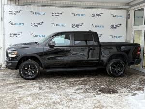 Black Dodge RAM 2023 in Riga, with an engine capacity of 5.70 L and mileage of 49 thousand km for 62900 €, photo 3 on AUTOMOTO.COM.LV