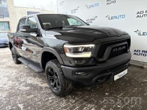 Black Dodge RAM 2023 in Riga, with an engine capacity of 5.70 L and mileage of 49 thousand km for 62900 €, photo 6 on AUTOMOTO.COM.LV