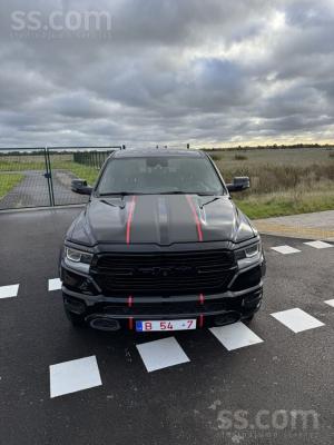 Black Dodge RAM 2023 in Liepaja, with an engine capacity of 5.70 L and mileage of 73 thousand km for 49900 €, photo 5 on AUTOMOTO.COM.LV