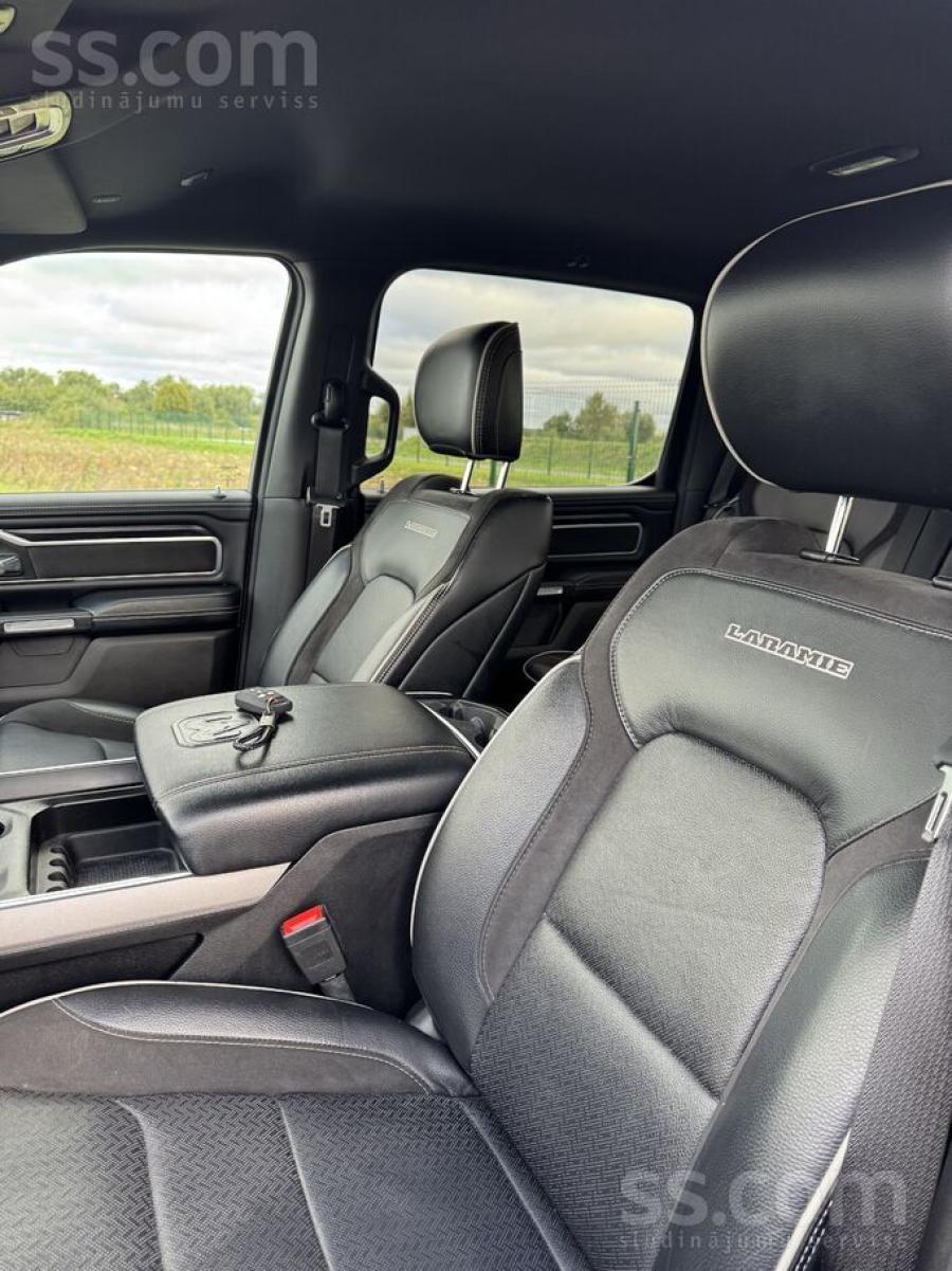 Black Dodge RAM 2023 in Liepaja, with an engine capacity of 5.70 L and mileage of 73 thousand km for 49900 €, photo 21 on AUTOMOTO.COM.LV