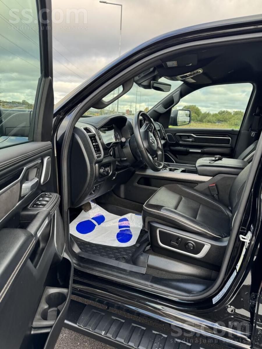 Black Dodge RAM 2023 in Liepaja, with an engine capacity of 5.70 L and mileage of 73 thousand km for 49900 €, photo 23 on AUTOMOTO.COM.LV