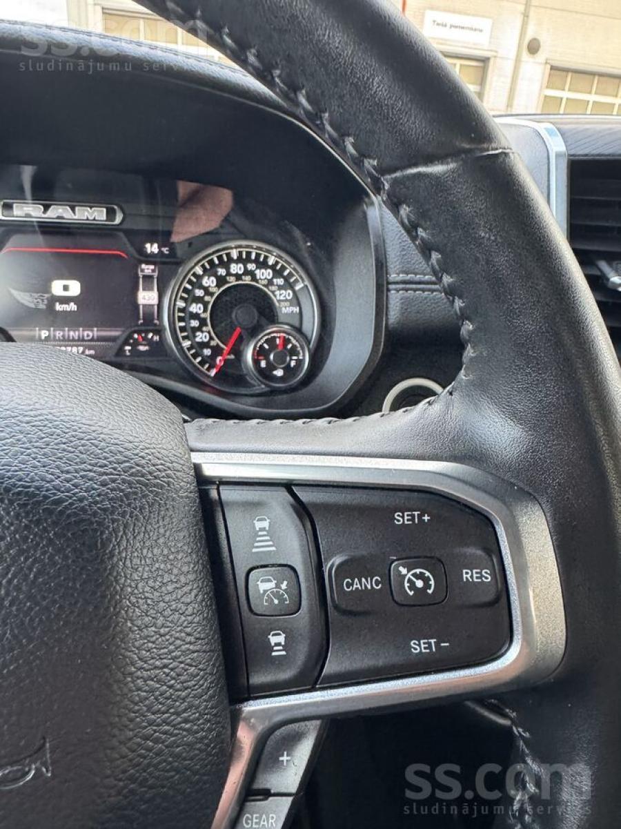 Black Dodge RAM 2023 in Liepaja, with an engine capacity of 5.70 L and mileage of 73 thousand km for 49900 €, photo 28 on AUTOMOTO.COM.LV